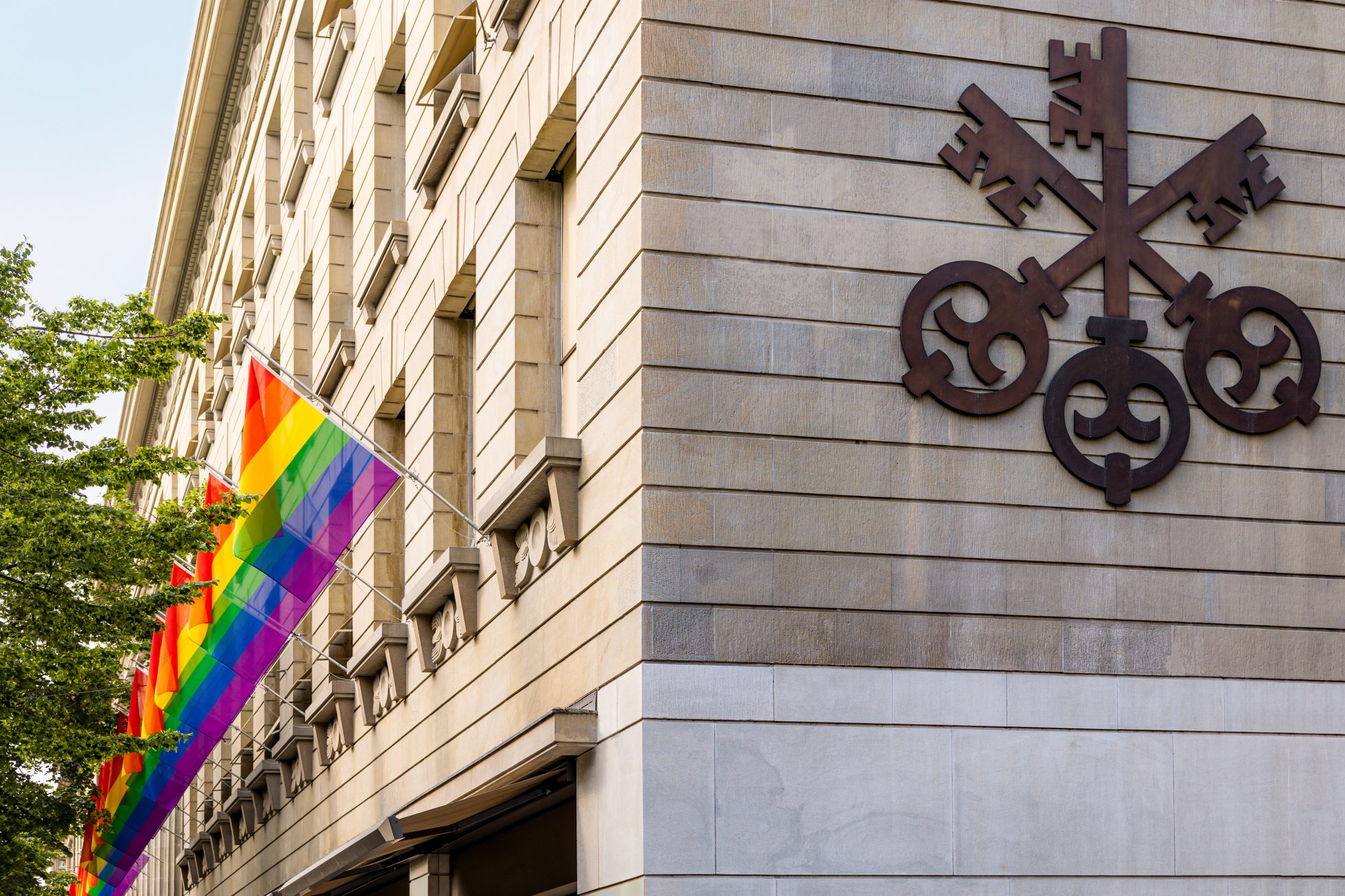 What are shares and how do they work? | UBS Switzerland