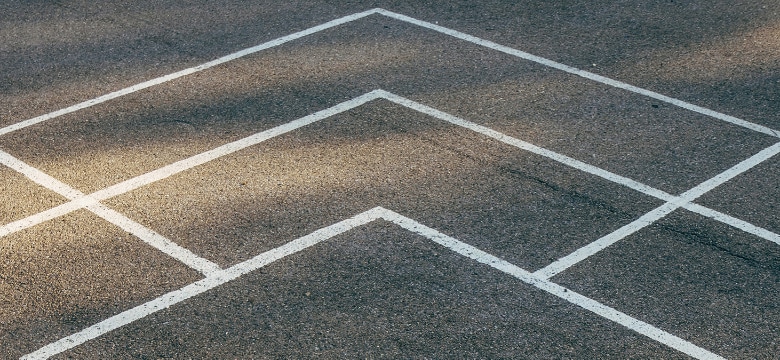 Strategic: Diversify with alternatives | UBS Global