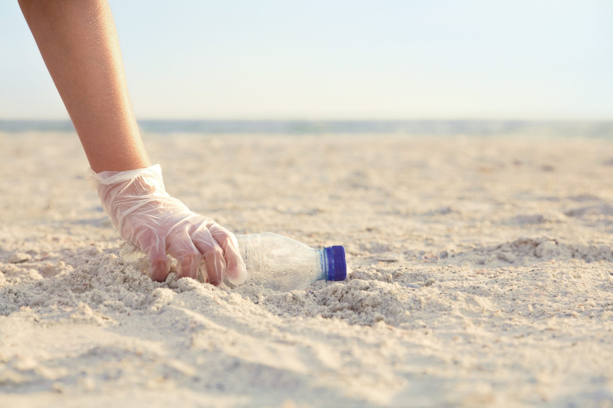 Turning the tide on plastic waste | UBS Global