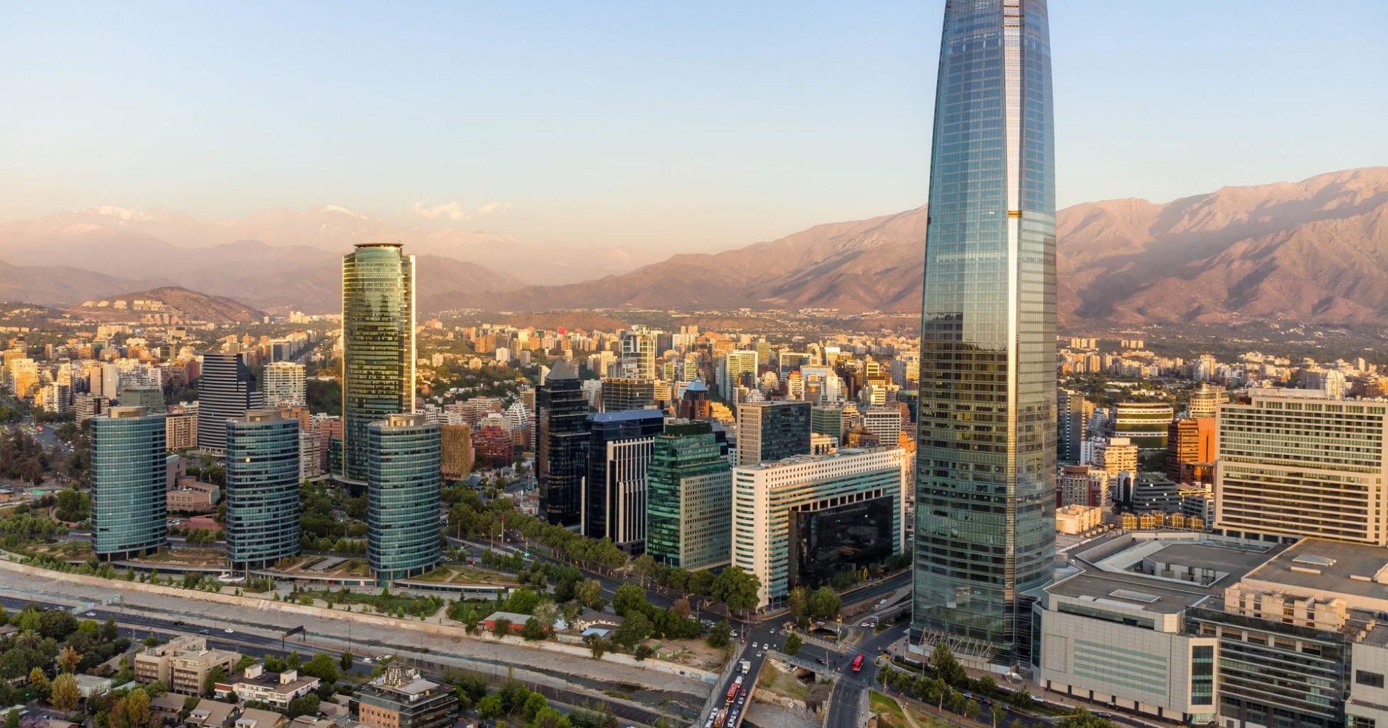 Chile en 2025: Navegando firmemente a través de aguas turbulentas | UBS ...