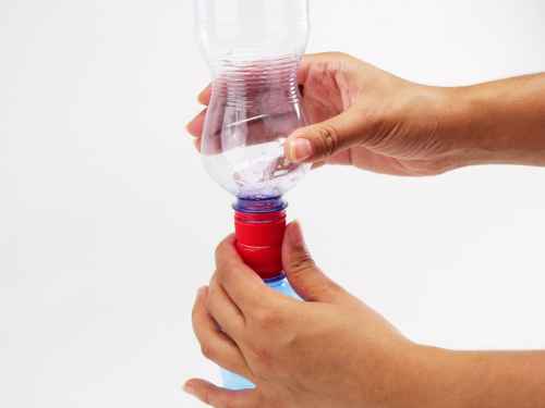 Water vortex in a bottle | UBS Family